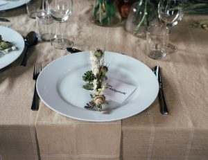 Comment se tenir à table : les 74 règles indispensables
